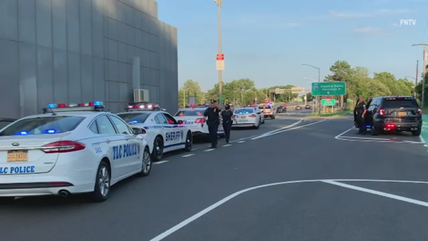 New York City Sets Up Quarantine Checkpoints Toughening Travel - Signs ...